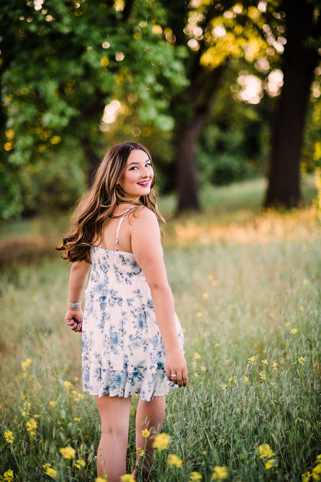 5 Simple Poses for Senior Photos - mindywebb.com