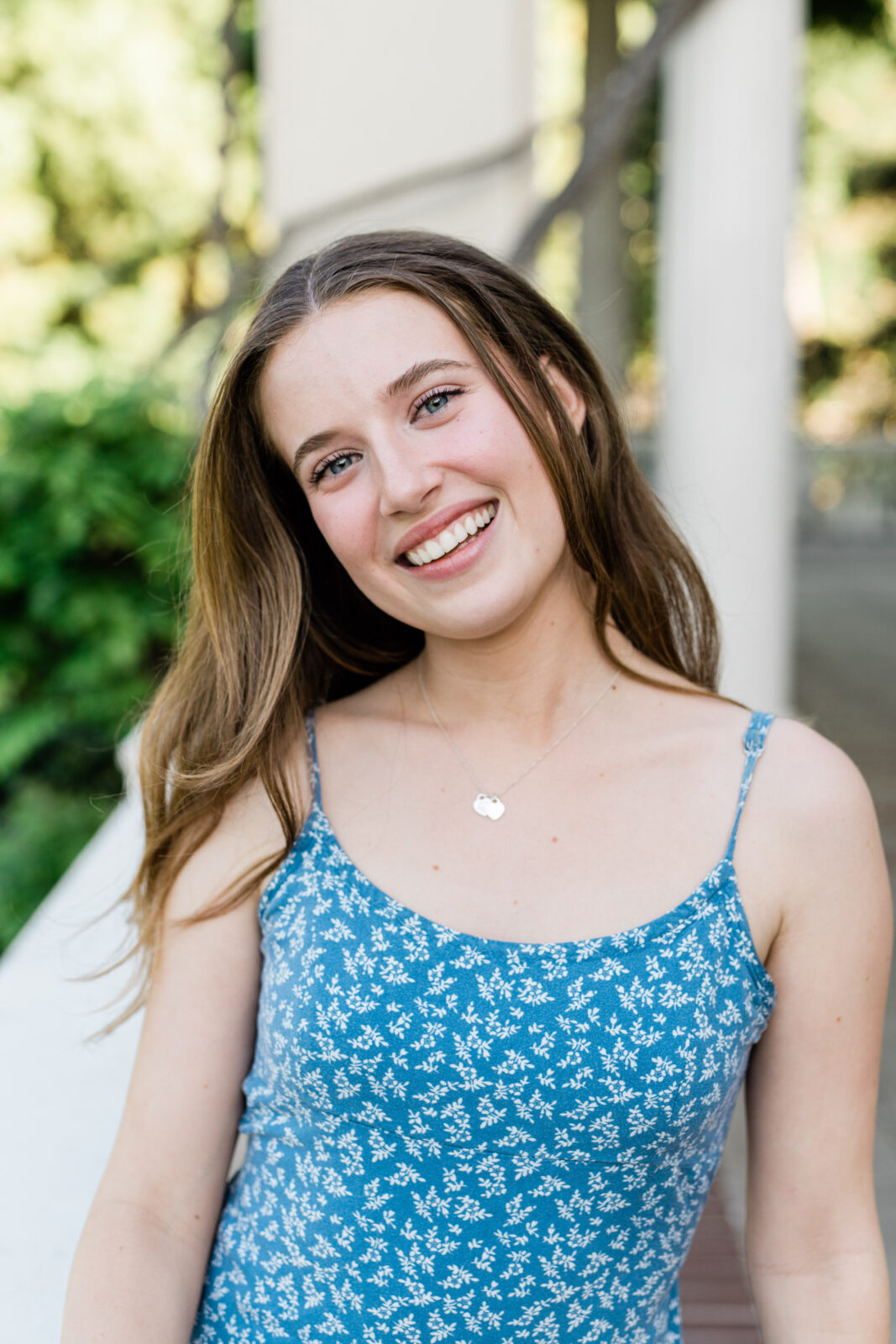 5 Simple Poses for Senior Photos - mindywebb.com