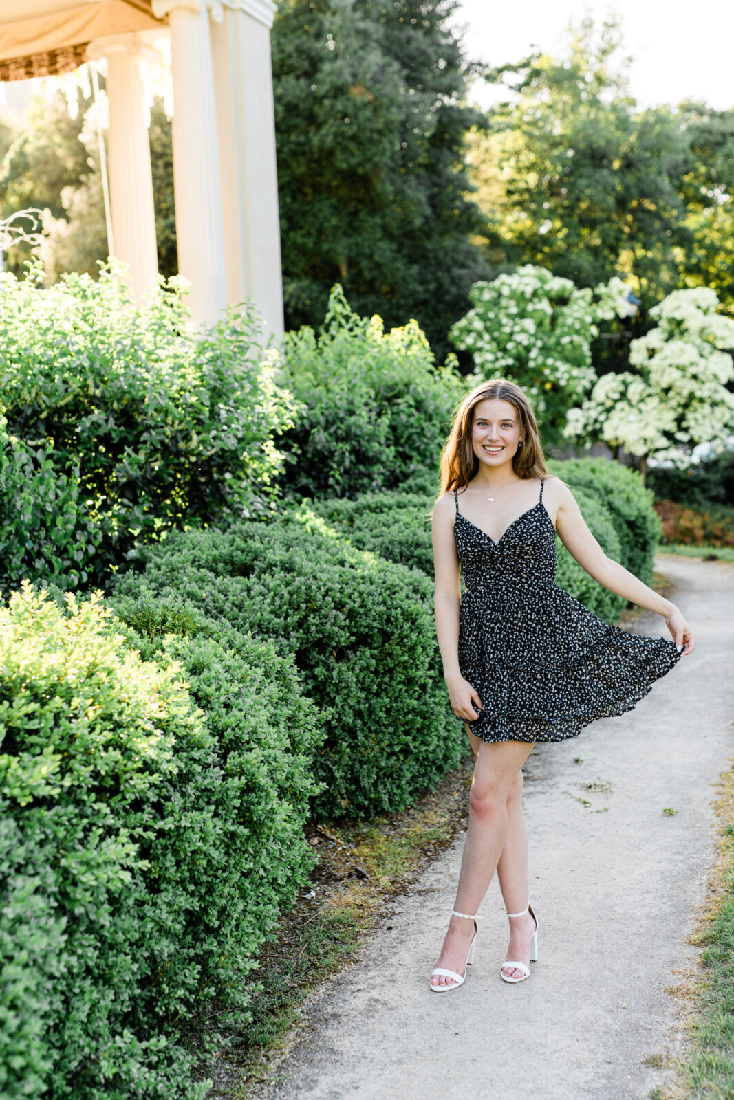 5 Simple Poses for Senior Photos - mindywebb.com