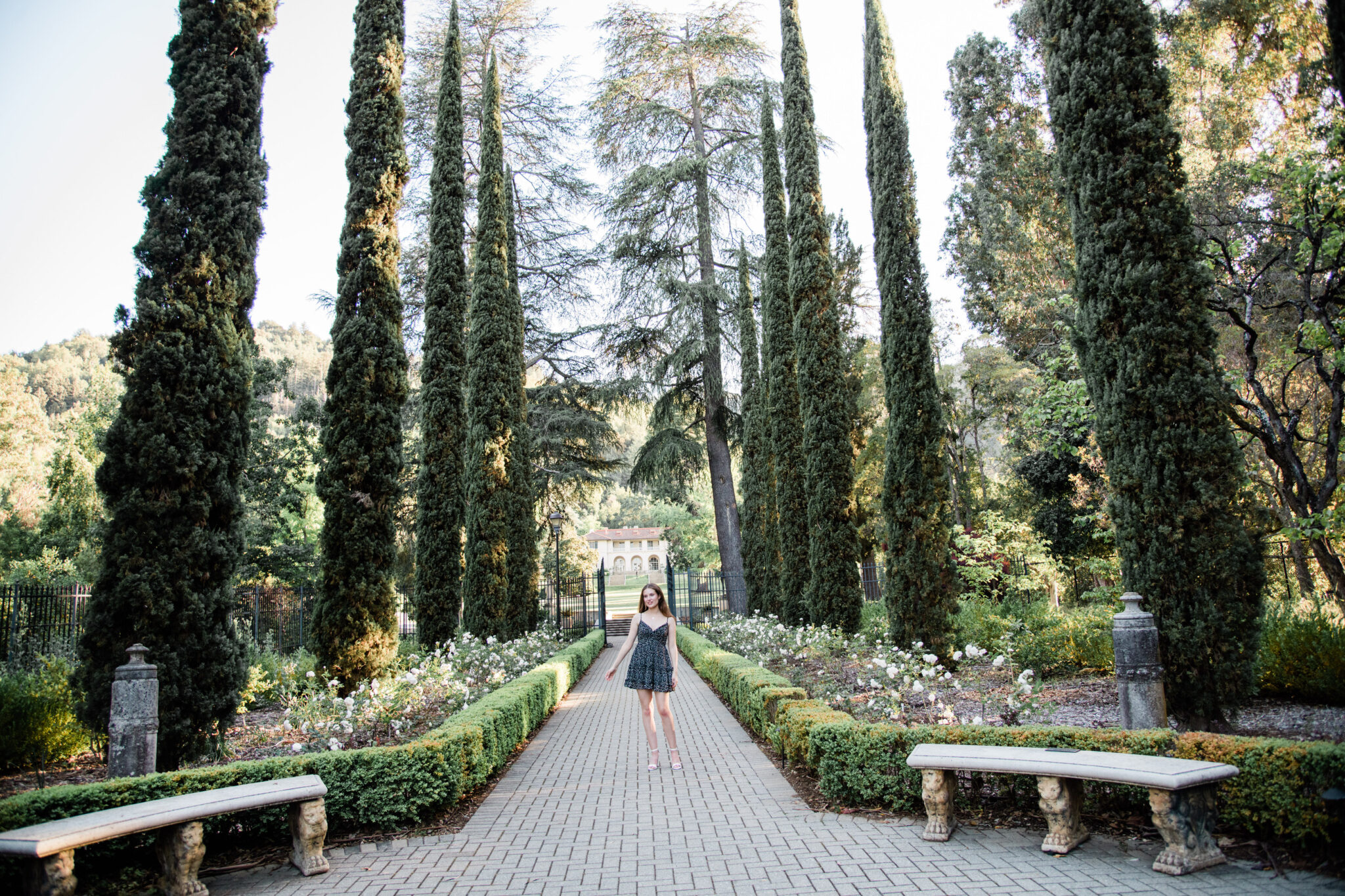 5 Simple Poses for Senior Photos - mindywebb.com