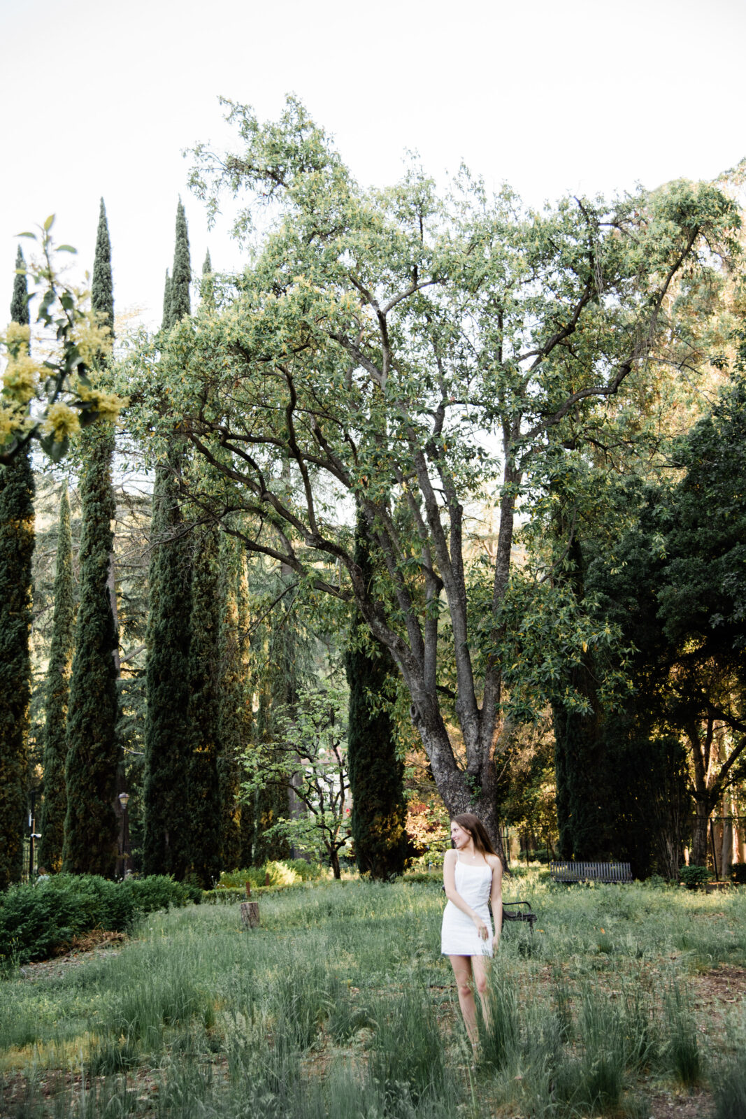 5 Simple Poses for Senior Photos - mindywebb.com