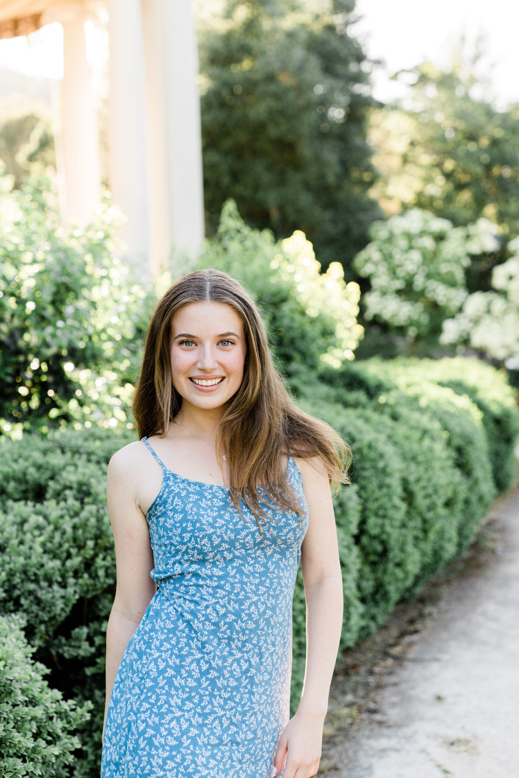 5 Simple Poses for Senior Photos - mindywebb.com